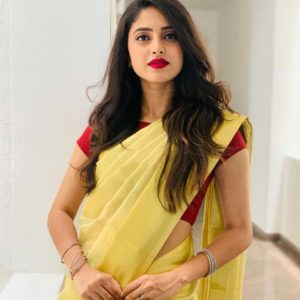 Ayesha (Serial Actress) Biography, Age, Husband, Photos & Contact Detail