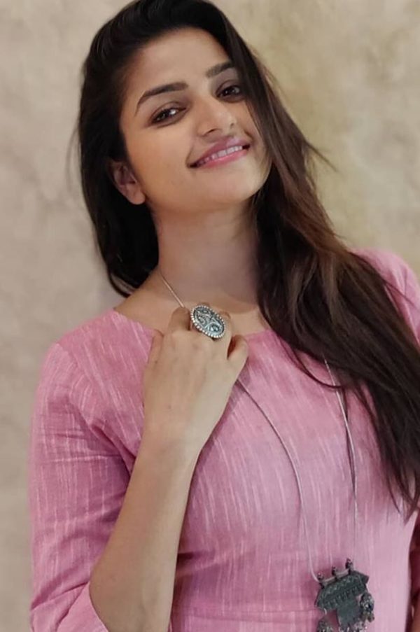 Tamil Serial Actress Photos | Popular Tamil Serial Actress online Gallery