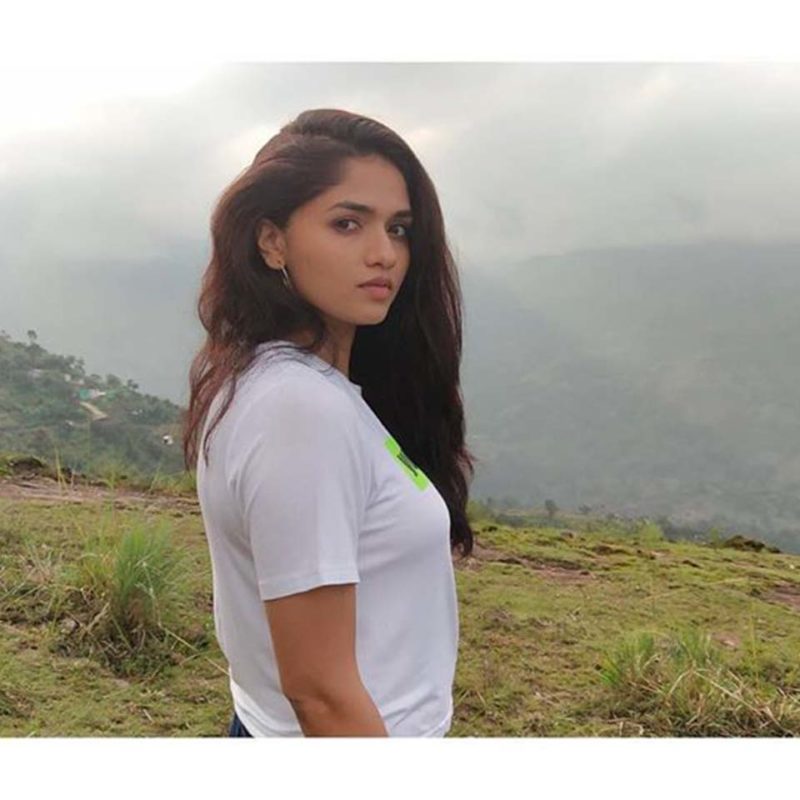 Sunaina (Actress) Wiki, Age, Movies, Photos, Husband, Family & Contact