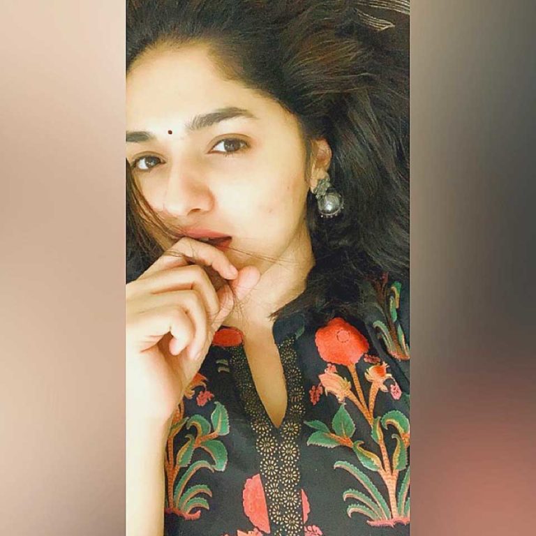 Sunaina (Actress) Wiki, Age, Movies, Photos, Husband, Family & Contact